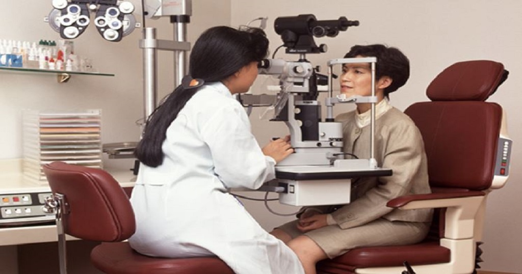 Choosing the Right Frames for Your Child: A Pediatric Eye Doctor’s Guide